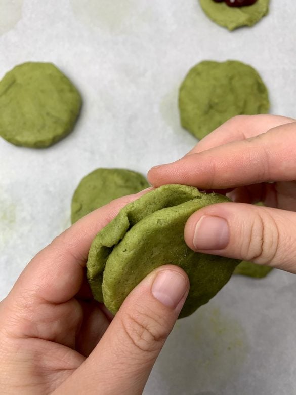 Easy Matcha Cookie Filled With Raspberry | Spatula Desserts