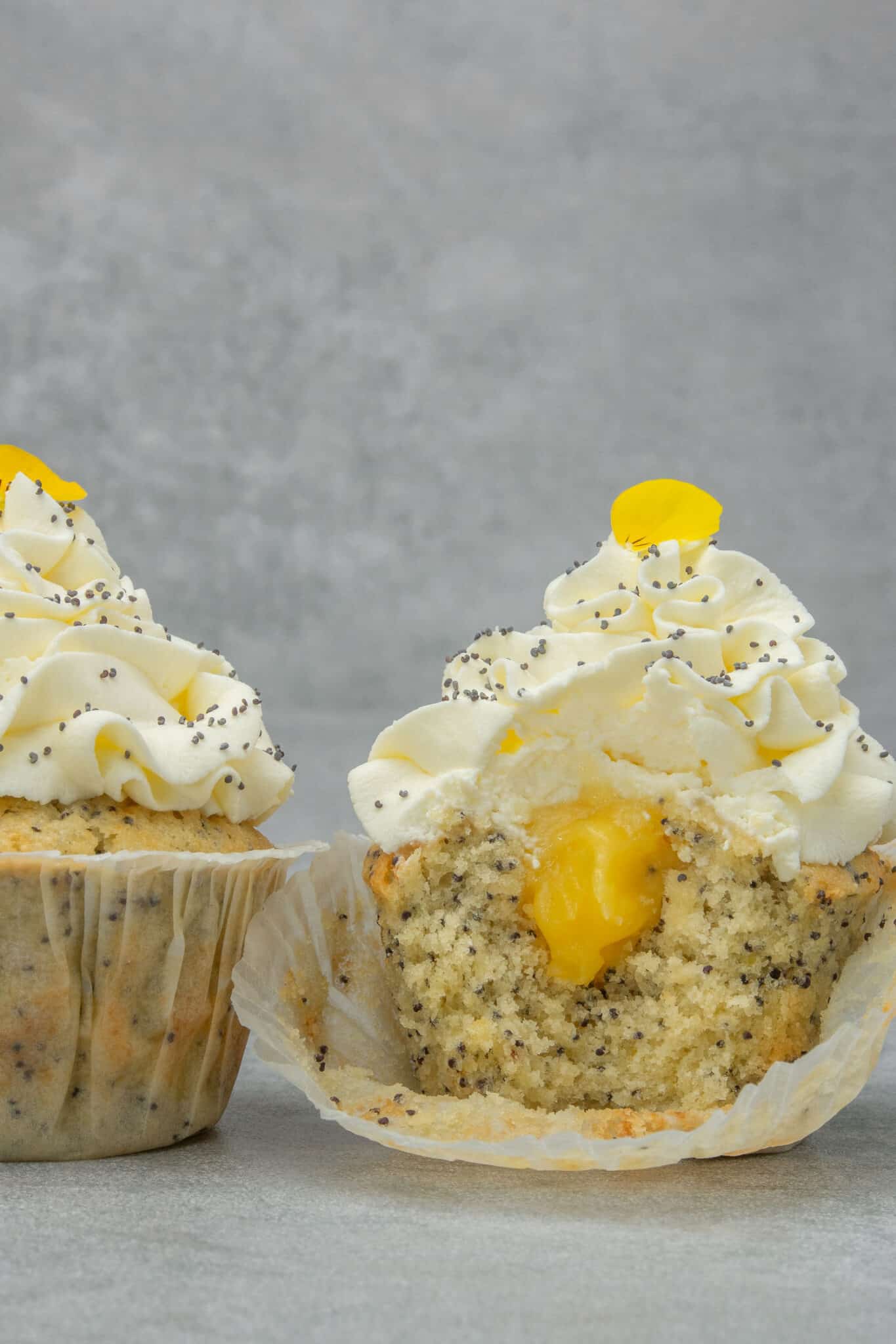 Chocolate Caramel cupcakes (VIDEO) - Spatula Desserts