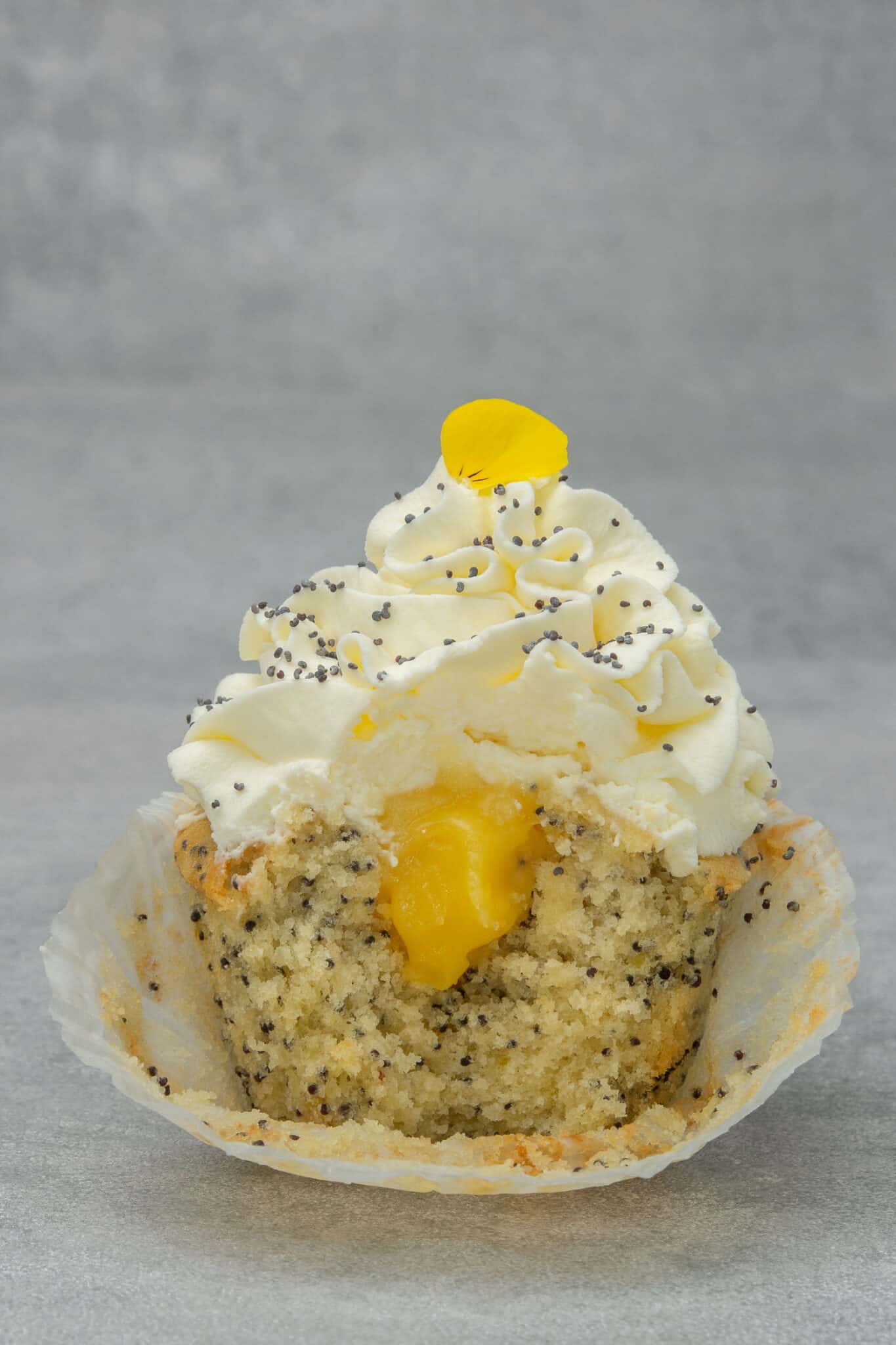 45+ Irresistible Filled Cupcake Recipes That Will Surprise Delight Your ...