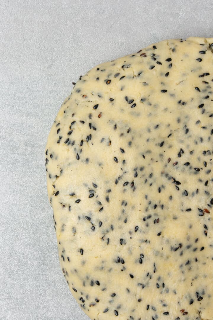 Black sesame Tart with Yuzu curd - Spatula Desserts