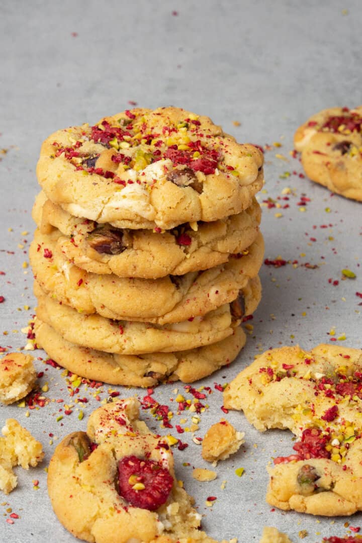 Raspberry Pistachio cookies recipe recipe - Spatula Desserts