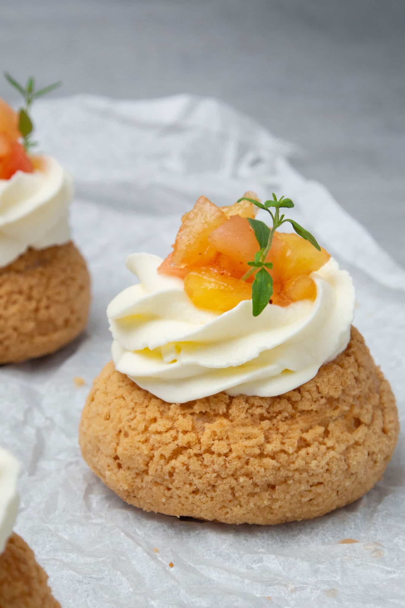 Apple Pie Choux au craquelin - Spatula Desserts