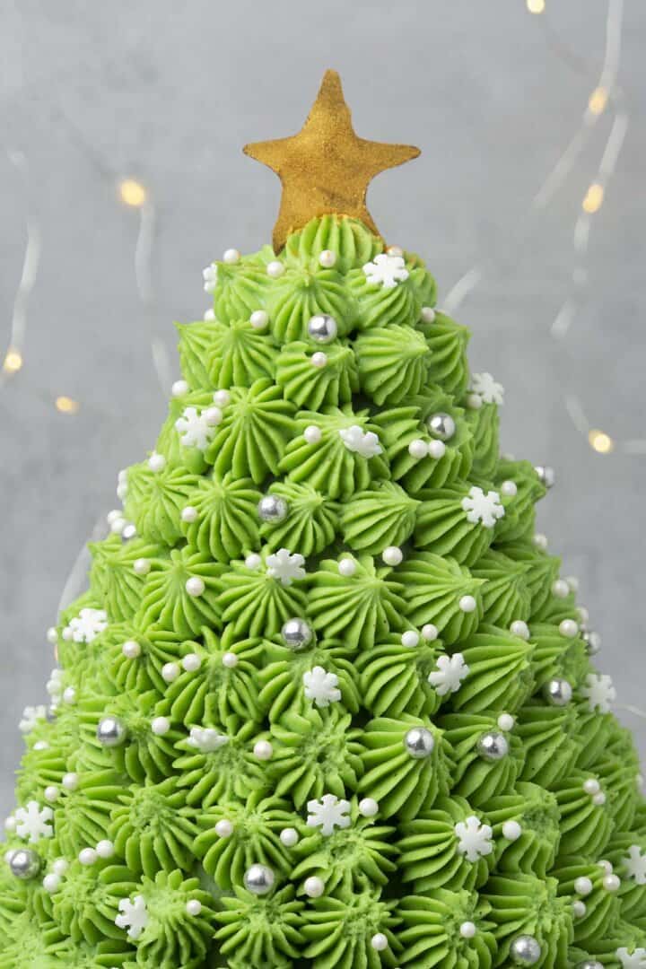 ULTIMATE Christmas tree cake (VIDEO) - Spatula Desserts