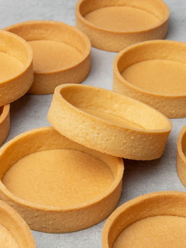 25+ Different Types Of Frosting For Cakes and Cupcakes - Spatula Desserts