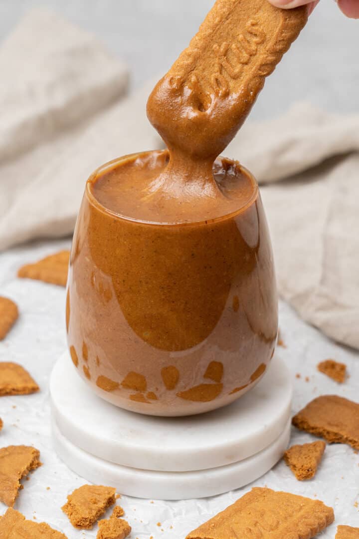 Homemade Lotus Biscoff Spread (VIDEO) - Spatula Desserts