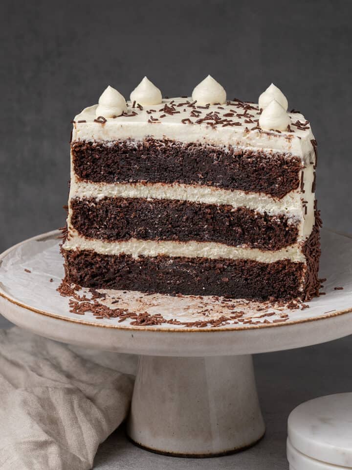 Red Velvet Cake with Cream cheese mousse - Spatula Desserts