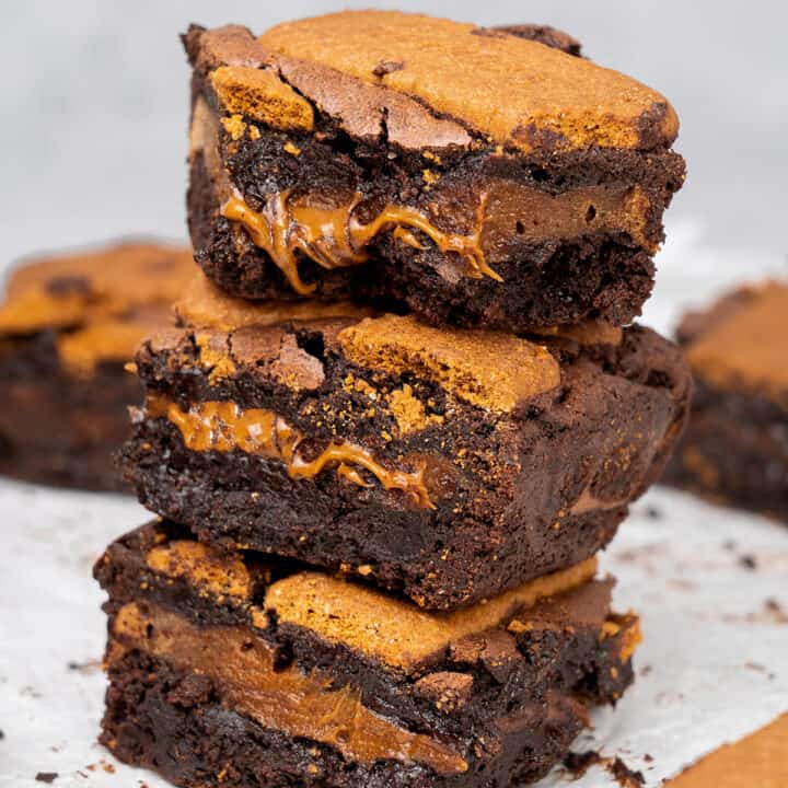 The BEST Biscoff Brownies (VIDEO) - Spatula Desserts