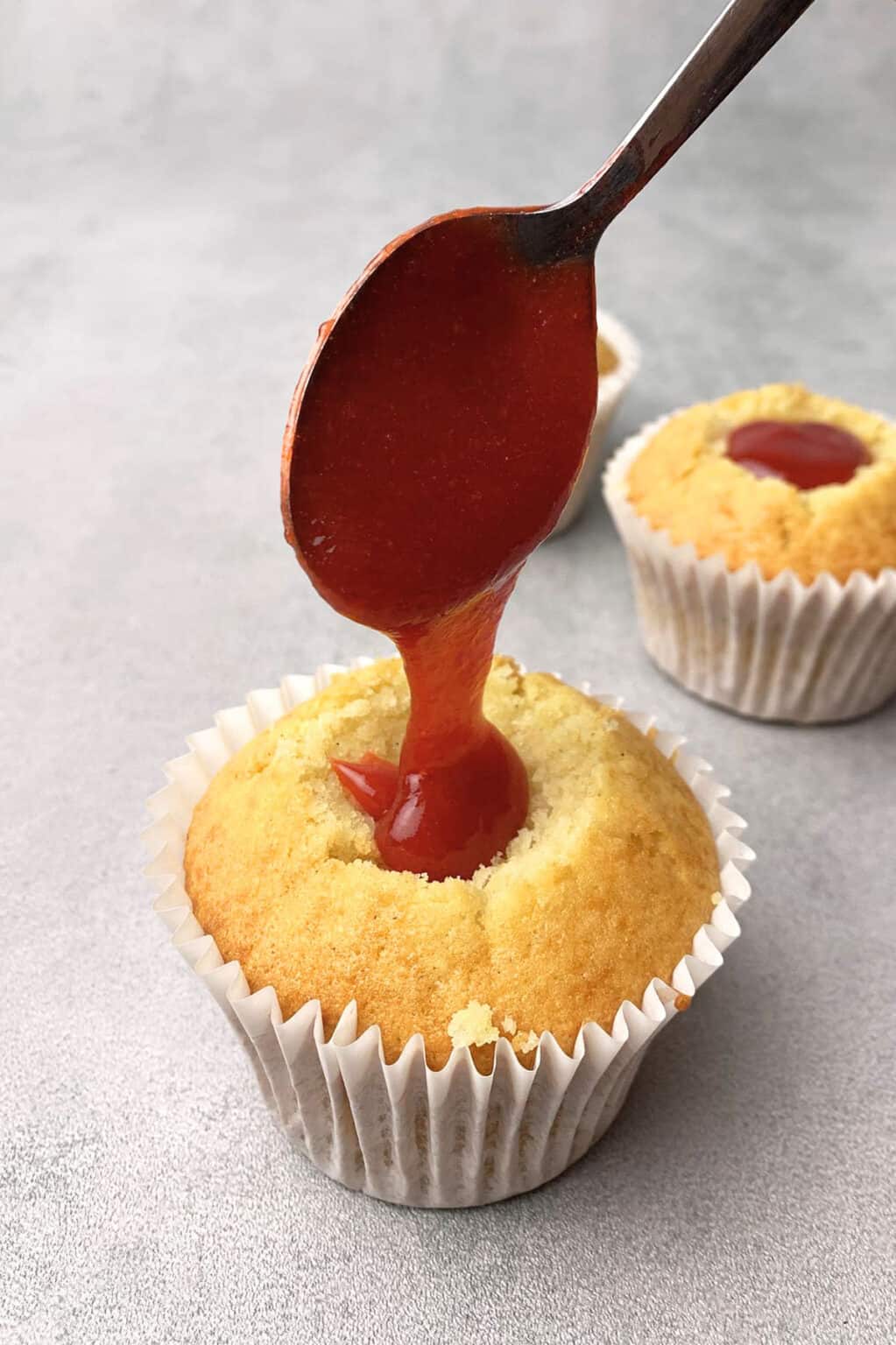 How to Fill Cupcakes (Ultimate Guide) - Spatula Desserts