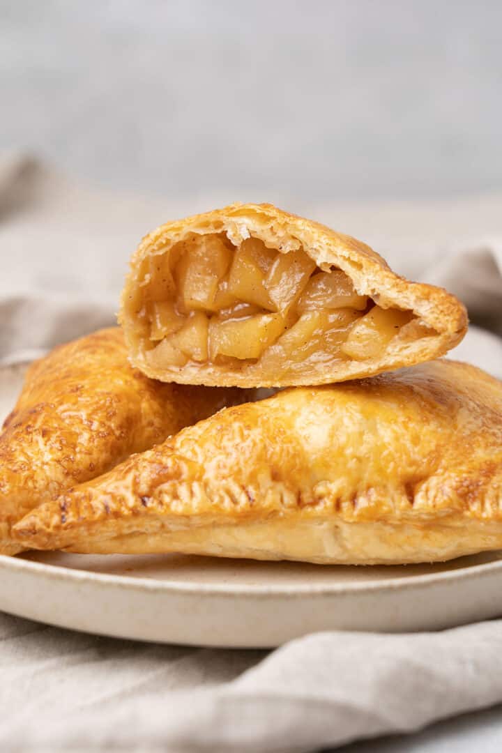Puff Pastry Apple Turnovers (VIDEO) - Spatula Desserts