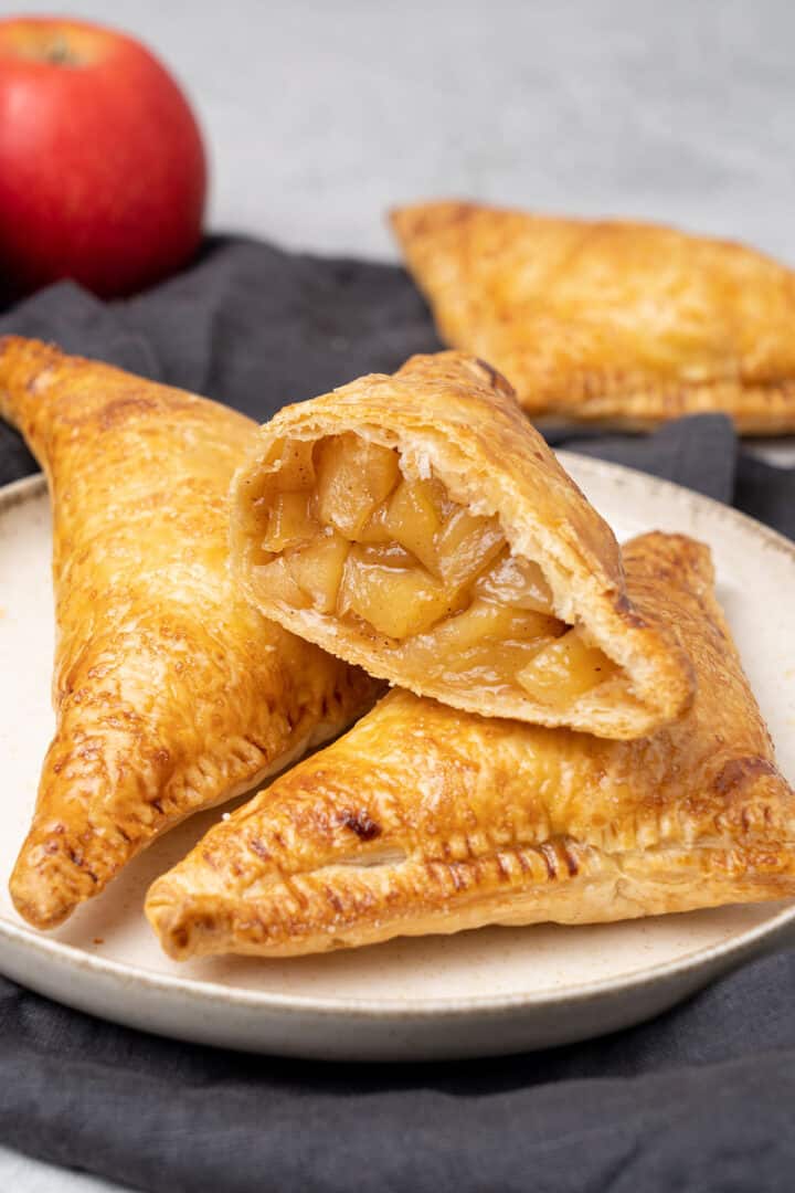 Puff Pastry Apple Turnovers (VIDEO) - Spatula Desserts