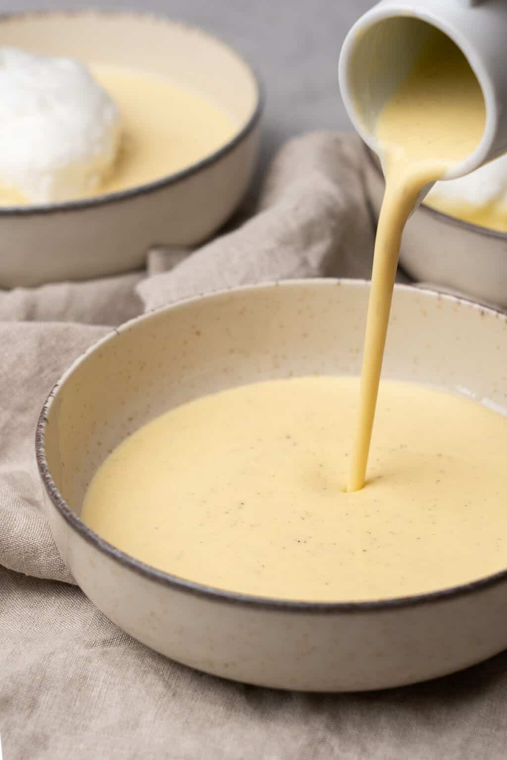Crème Anglaise (VIDEO) - Spatula Desserts