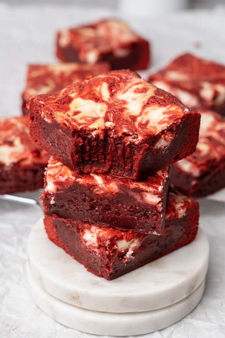 Red Velvet Brownies (VIDEO) - Spatula Desserts