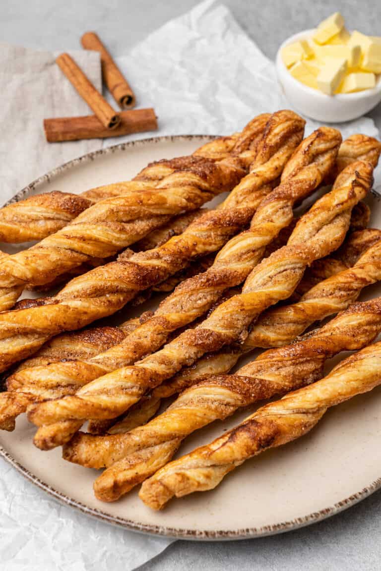 Puff Pastry Cinnamon Twists (VIDEO) - Spatula Desserts