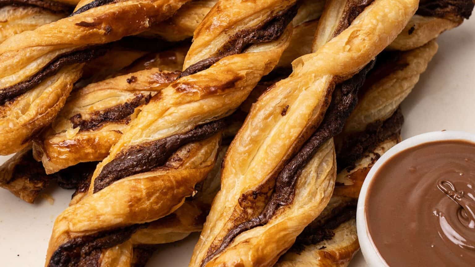 Easy Puff Pastry Recipes That Look Way Fancier Than They Are - Spatula ...