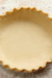 How To Blind Bake Pie Crust (Ultimate Guide) - Spatula Desserts