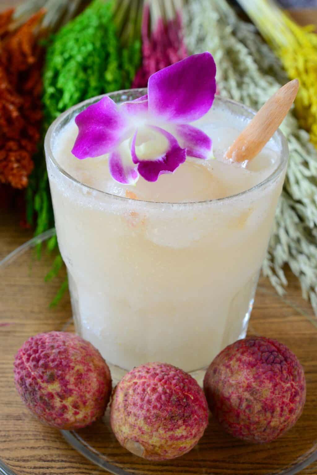 What is Lychee Fruit & What Does it Taste Like (Ultimate Guide ...