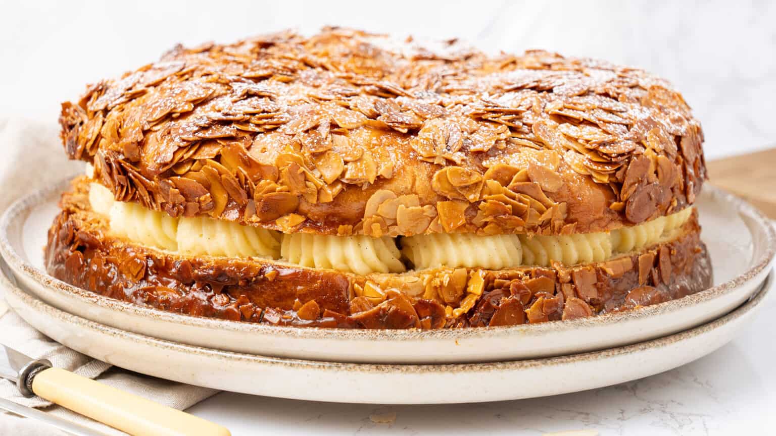 German Bee Sting Cake - Spatula Desserts