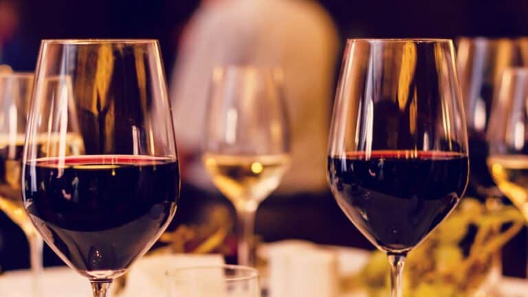 What a restaurant's cheapest wine really tells you about the rest of ...