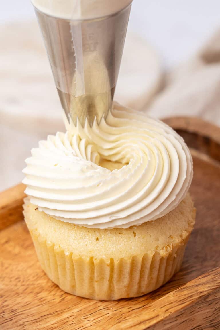 25+ Different Types Of Frosting For Cakes and Cupcakes - Spatula Desserts