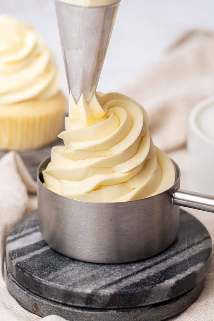 Russian Buttercream Frosting - Spatula Desserts
