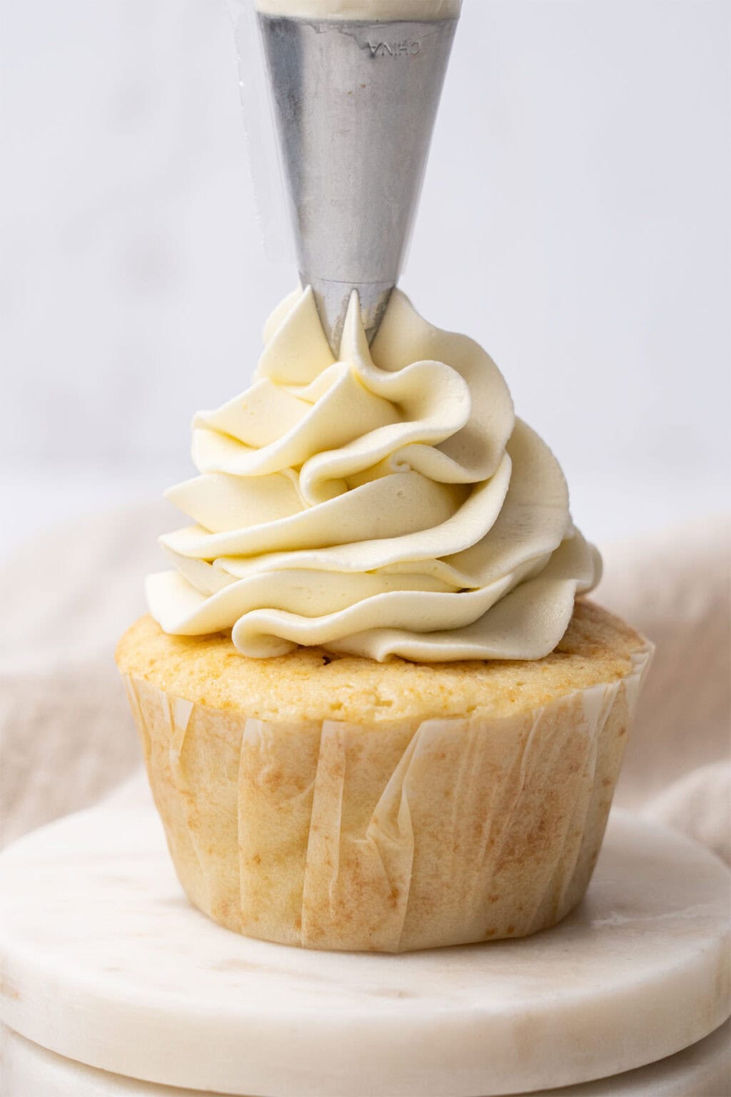White Chocolate Frosting - Spatula Desserts