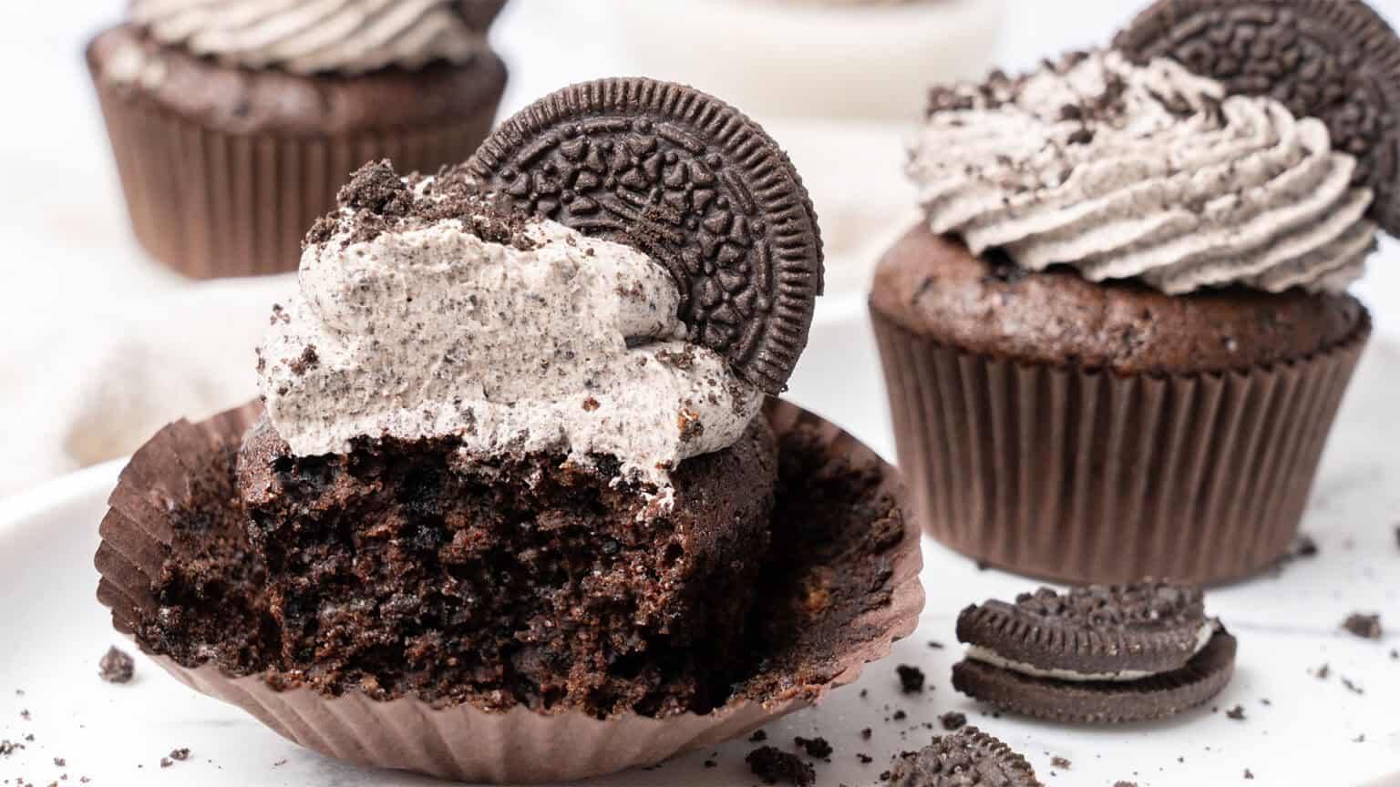 25 Bakery-Style Cupcakes You Can Easily Make at Home - Spatula Desserts