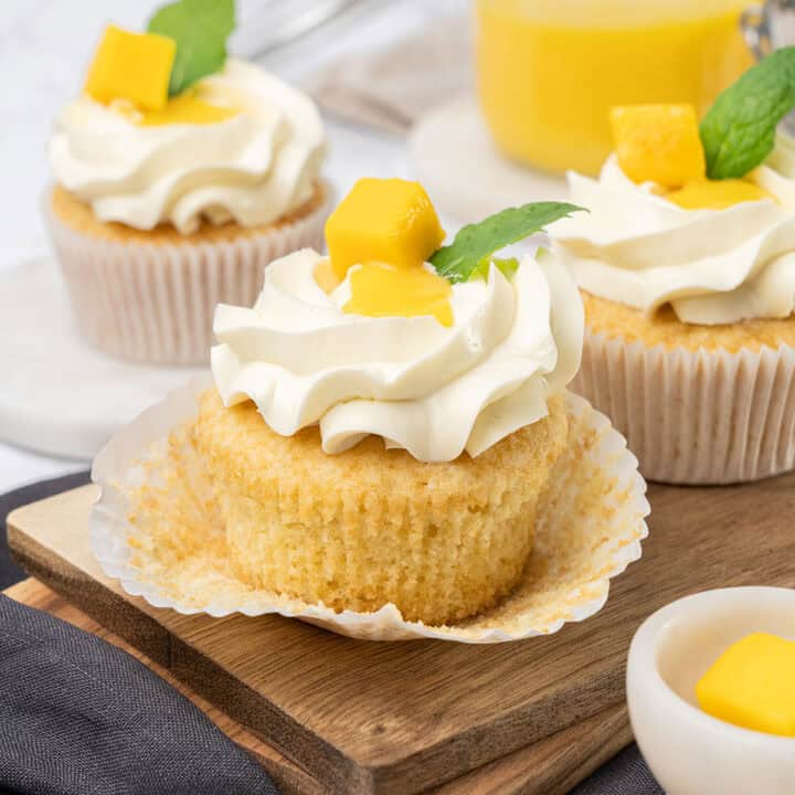 45+ Irresistible Filled Cupcake Recipes That Will Surprise Your Guests ...