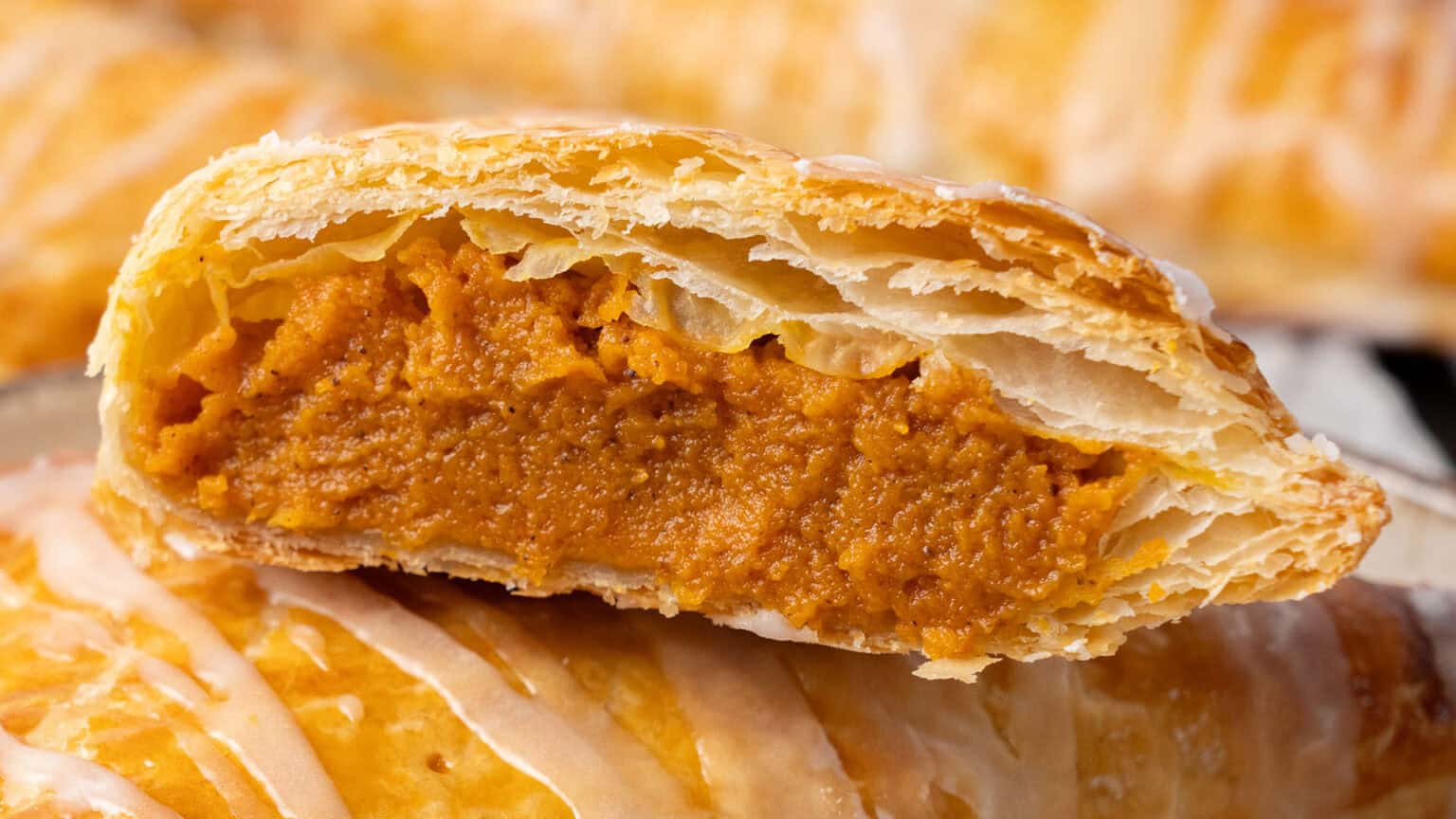 20 Easy & Impressive Desserts That Save the Day When Guests Drop By ...