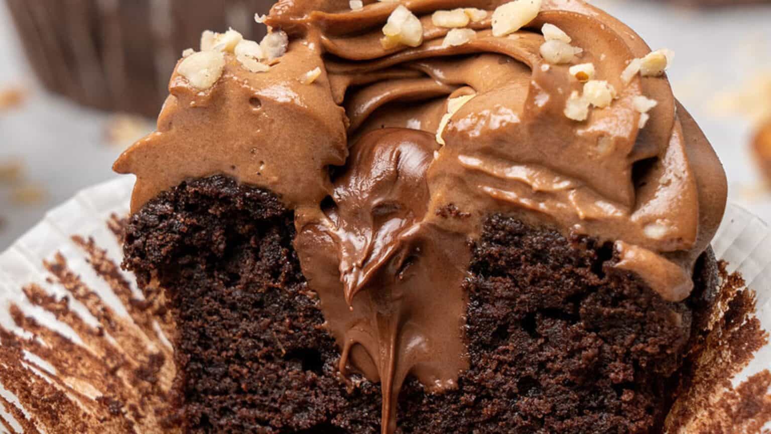 20+ Chocolate Desserts That Make Ordinary Sweets Feel Boring - Spatula ...
