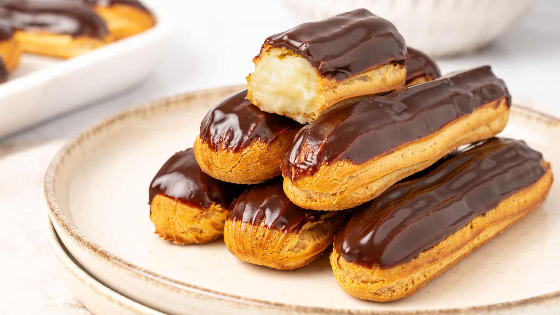 Pastry Chef Shares Foolproof Chocolate Eclair Recipe Designed for ...