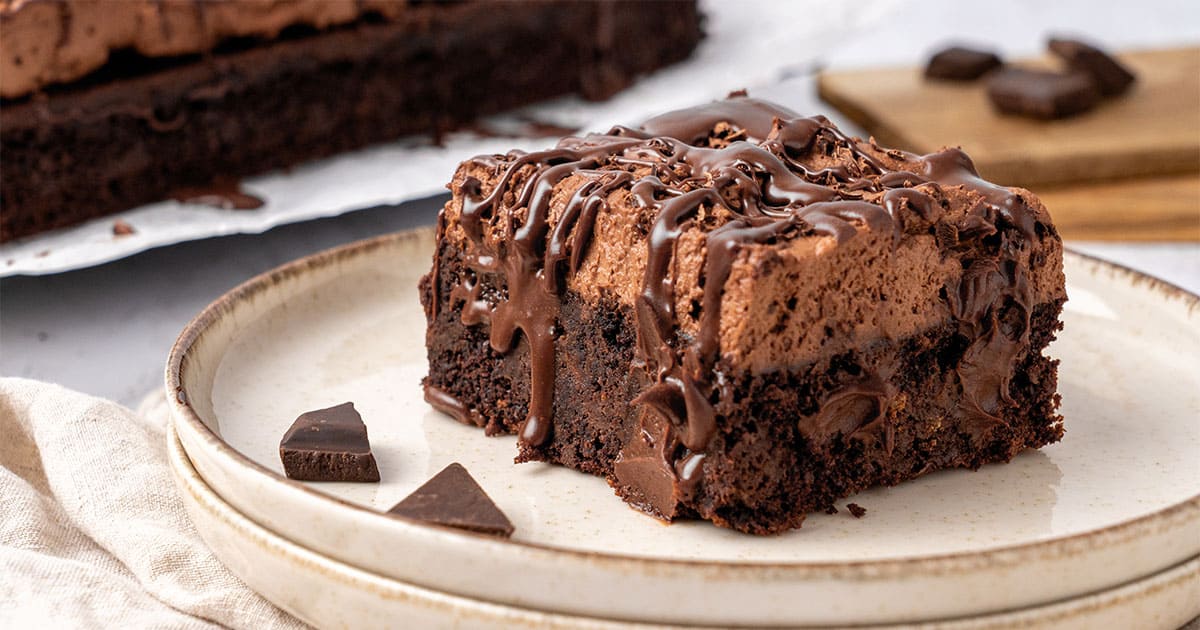 Austrian Sacher Torte Cake (VIDEO) - Spatula Desserts