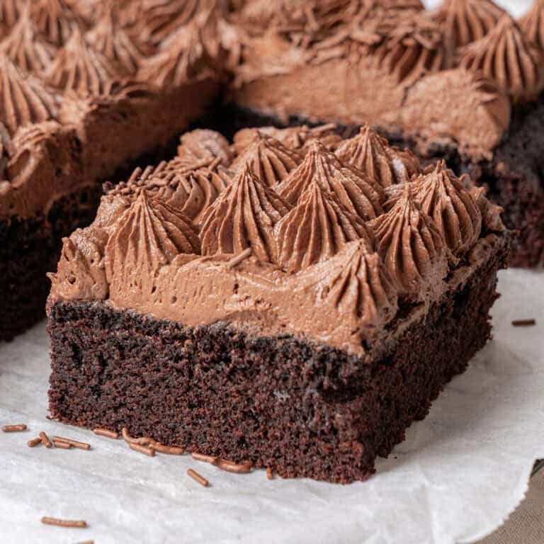 35+ Easy Sheet Cake Recipes That Always Get More Compliments Than ...