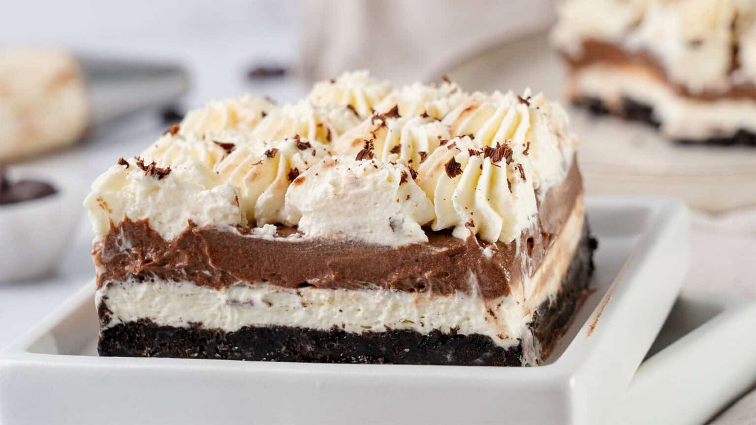 10 Stunning Cakes Guaranteed to Impress at Summer Gatherings - Spatula ...